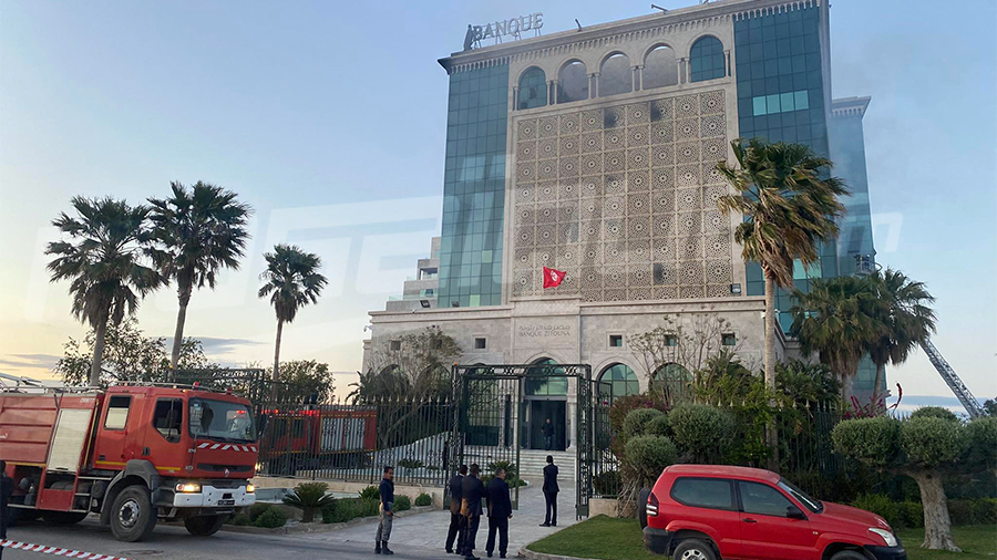 Le Kram: Incendie au siège de la banque Zitouna | Mosaique FM